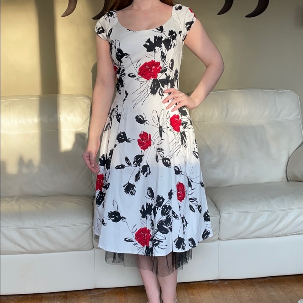 Hearts & Roses Black/White/Red Rose Dress - Gem